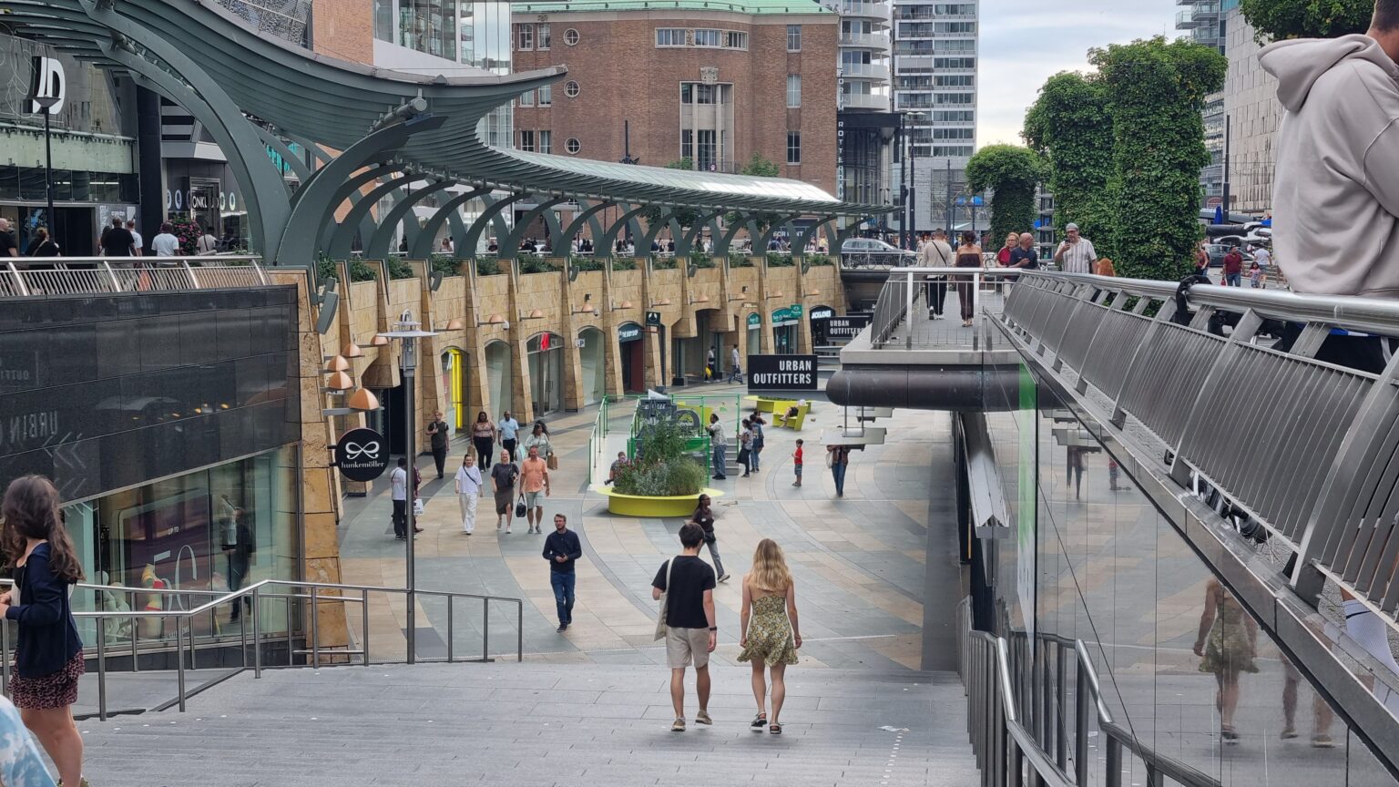 Koopgoot – De Koopgoot is Rotterdams ondergrondse winkelstraat